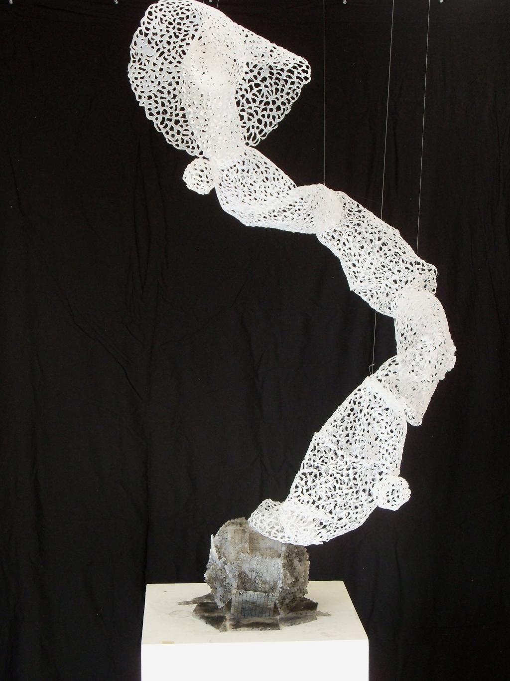 Sáng tạo nghệ thuật từ keo nến và súng bắn keo